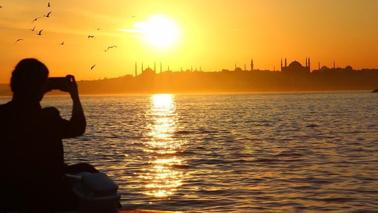 İstanbul'a Mart ayında 'yaz' geliyor: Sıcaklıklar mevsim normallerinin ...