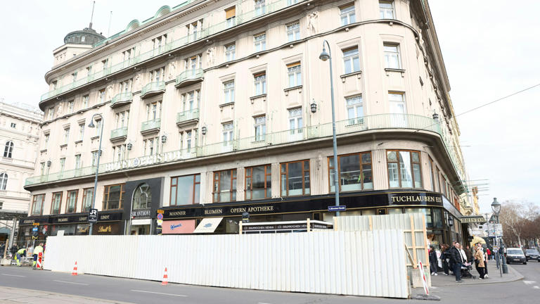 Das steckt hinter Wellblech-Verschlag auf Luxusmeile