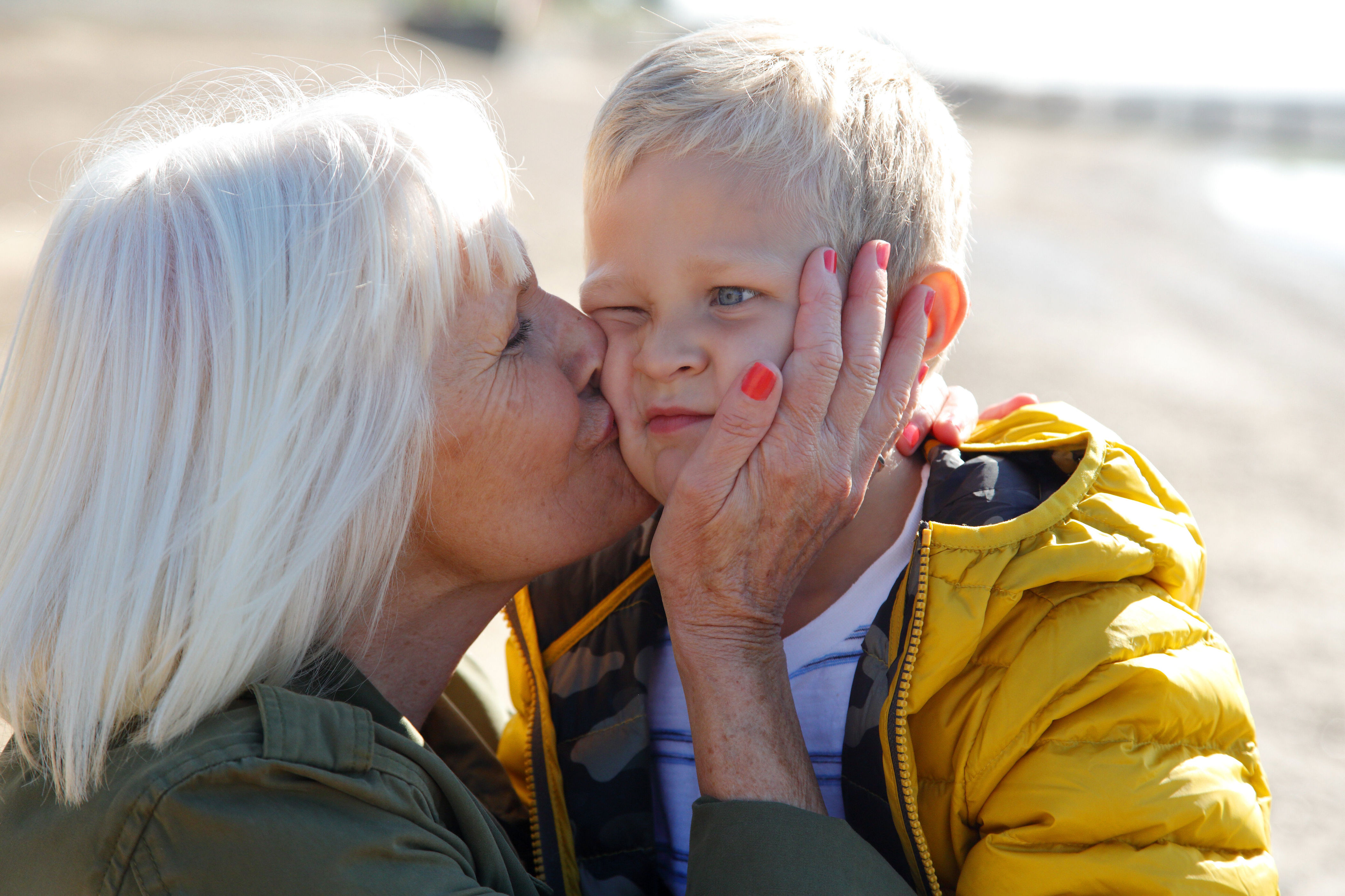 These Are The 5 Biggest Mistakes That Grandparents Make, According To ...