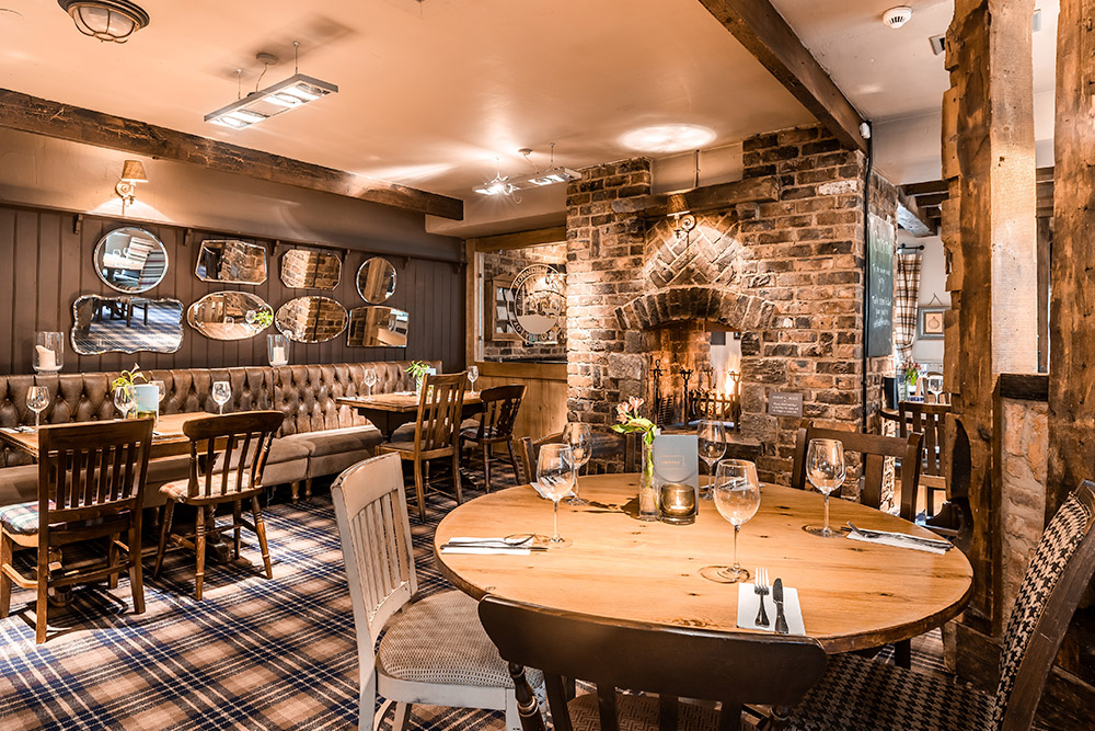 The Roundhay Fox: Leeds pub named among best spots in country to ...