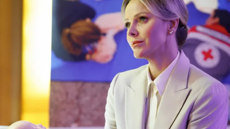 Princess Charlene of Monaco rocks a tailored power suit
