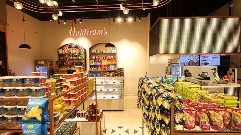 Russia faces moment of 'truth' after Ukraine, US agree ceasefire plan