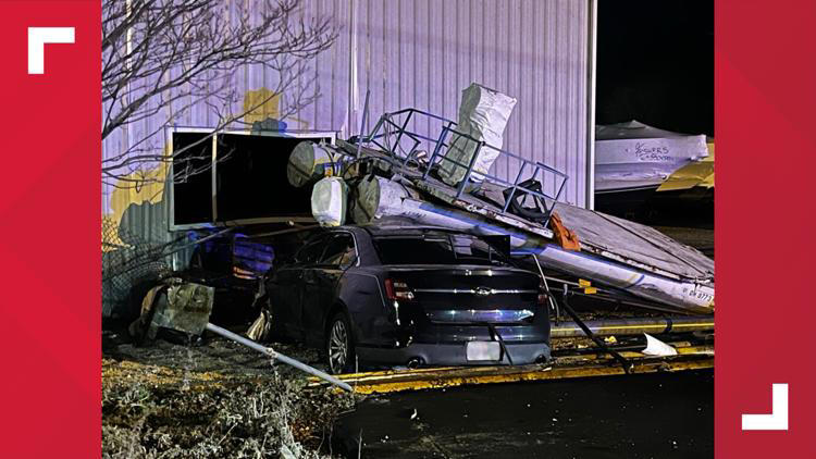 Driver arrested after crashing into Point Place yacht club Driver arrested after crashing into Point Place yacht club