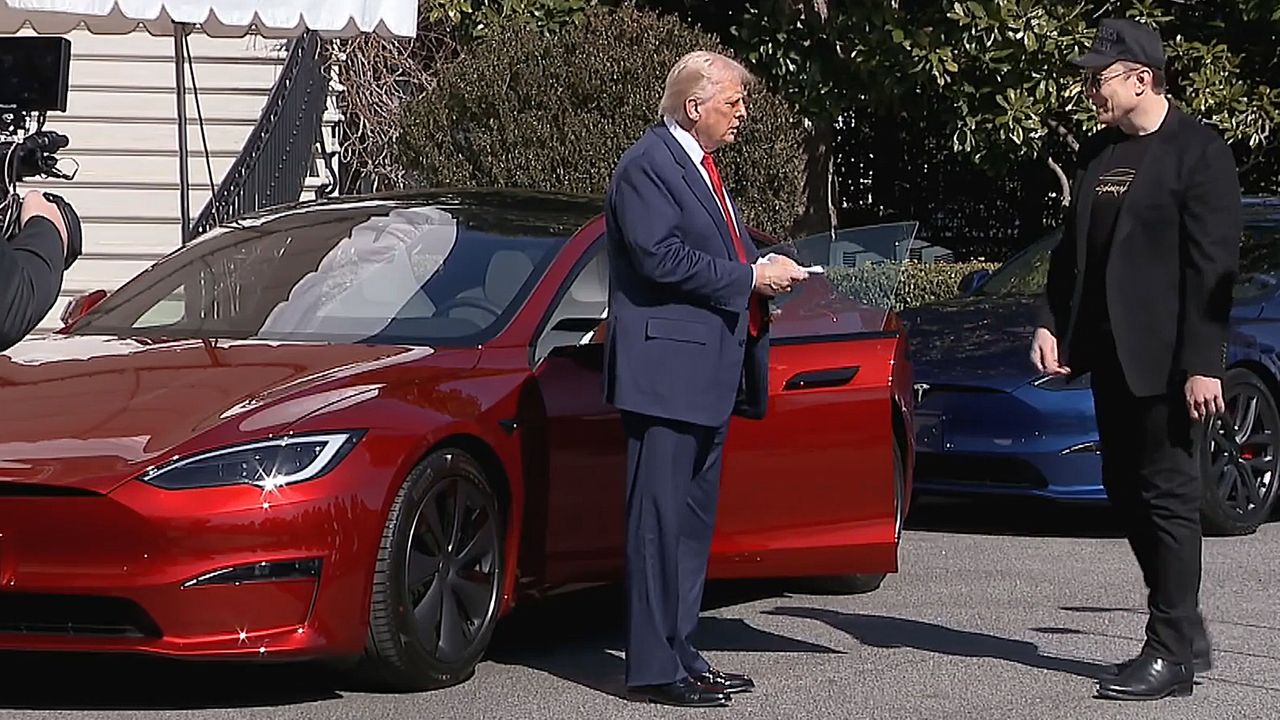 Trump and Elon Musk give sales pitch for Tesla at the White House
