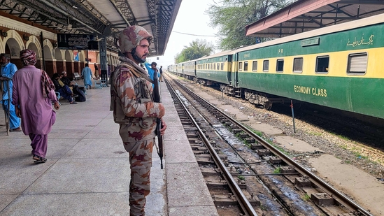 How Baloch militants hijacked Pakistan Jafar Express train carrying 450 ...