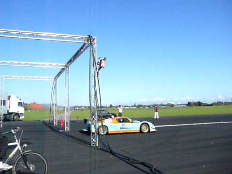 Jet Pack vs. Saker – Epic Drag Race at Dutch Quarter Mile 2009! 🚀🏁