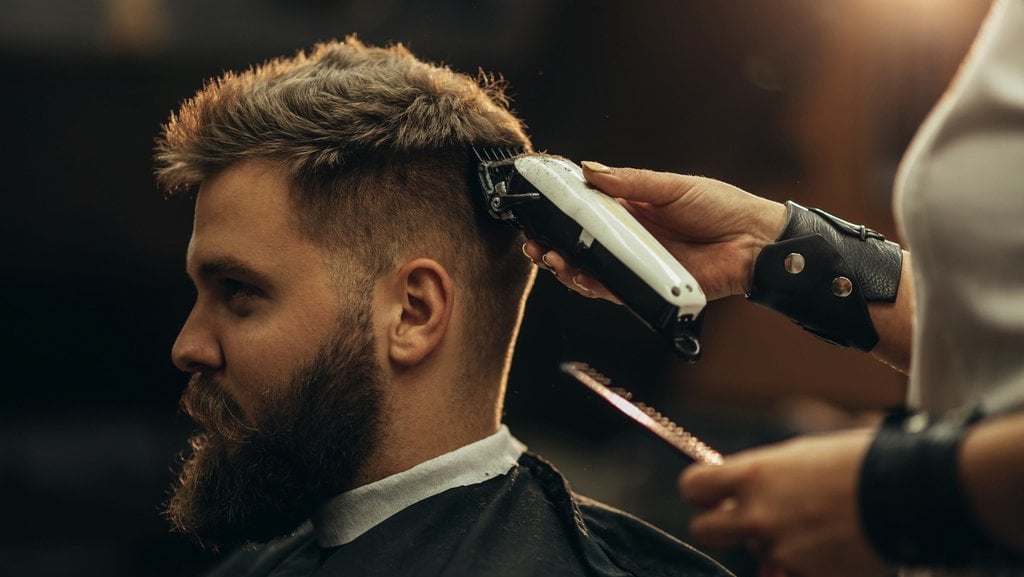 12 Rekomendasi Potongan Rambut Low Fade Cut Pria