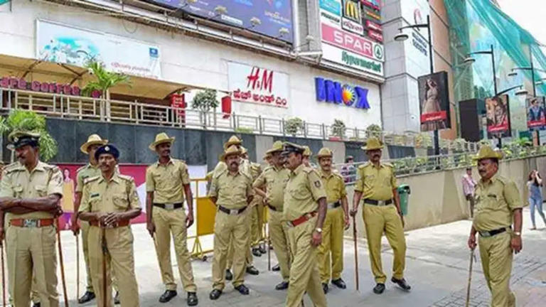 UP Police Constable: How much salary does a UP Police constable get ...