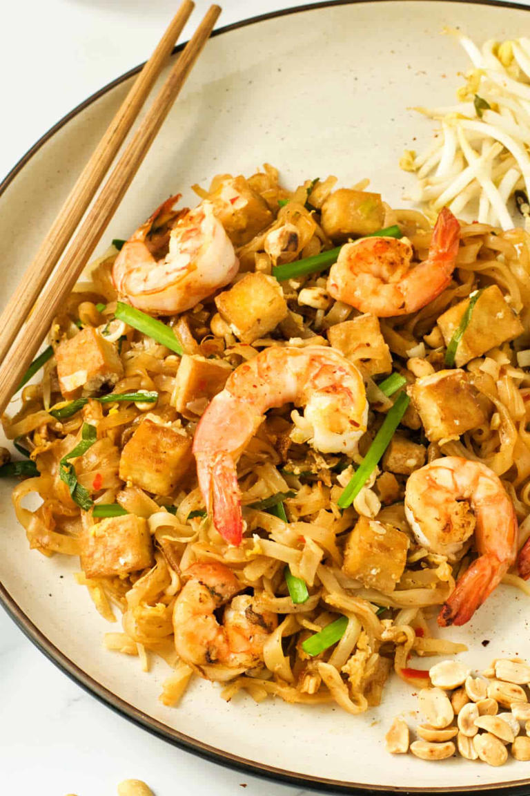 Shrimp pad thai