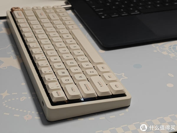 MacBook 完美拍档｜IQUNIX MG65 ：轻薄与手感的平衡之道