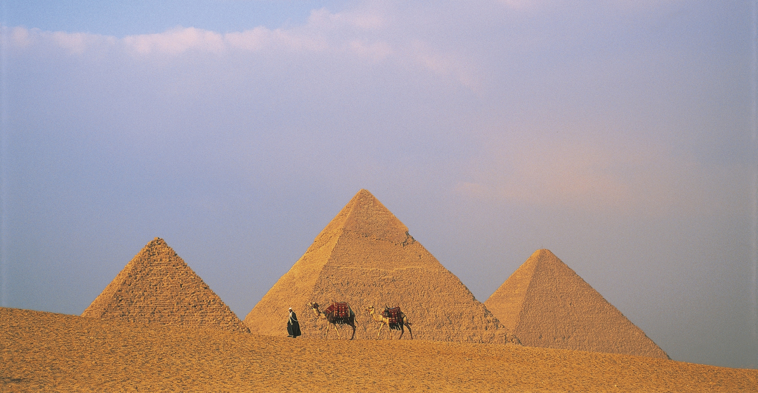 How dangerous was it building the pyramids?