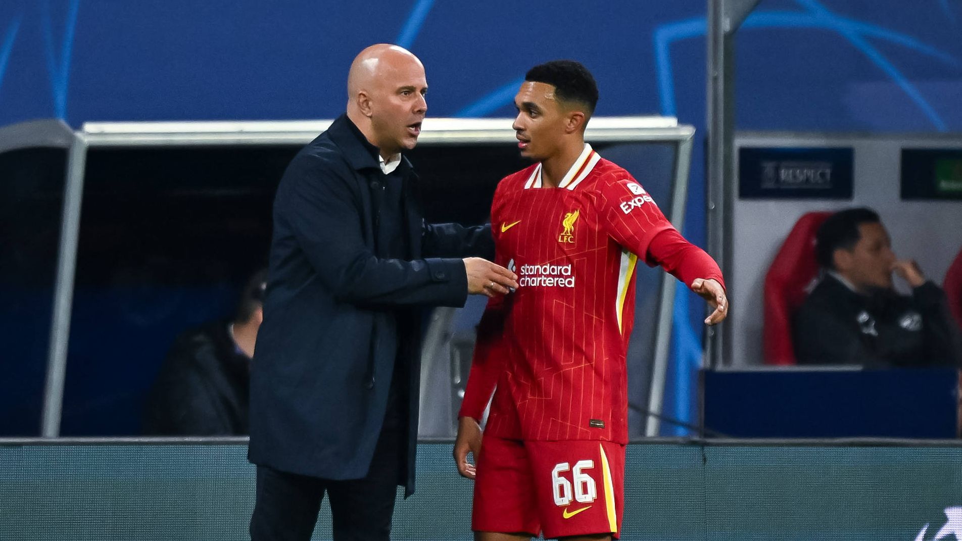Arne Slot deelt slecht nieuws over Trent Alexander-Arnold waar al sterk ...