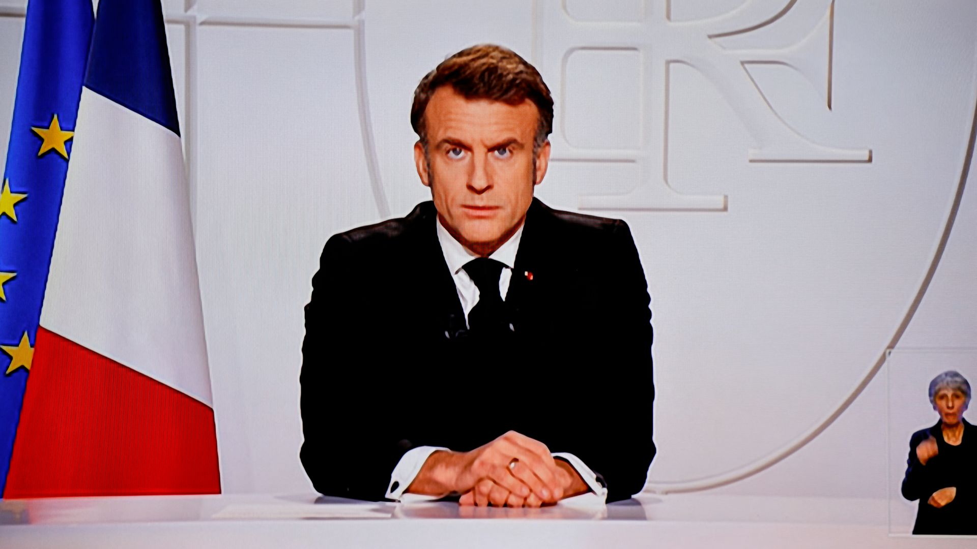 Macron speaks of using French nuclear weapons to protect the entire ...