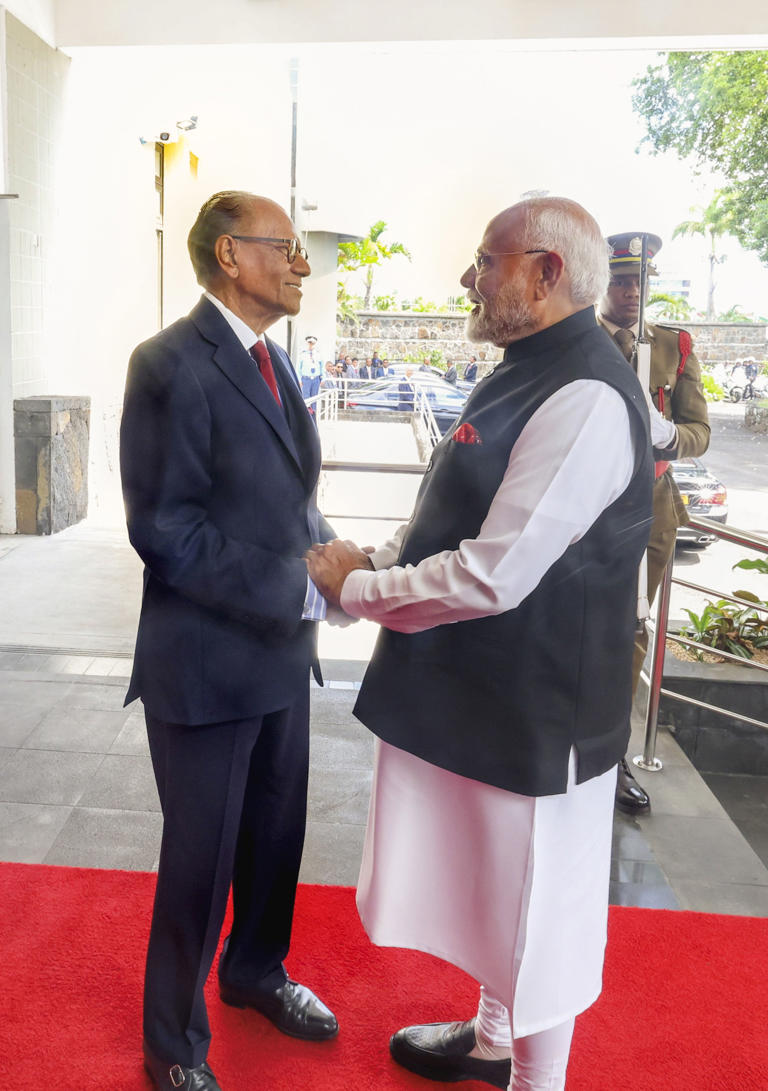 India, Mauritius ink 8 pacts; Modi unveils 'MAHASAGAR' vision