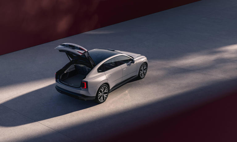 Volvo ES90: Luxury all-electric sedan runs with a silent 700km range