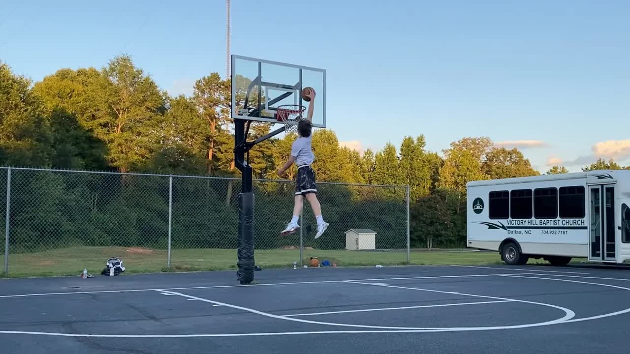 Crushing Some Windmills And Trying New Dunks!