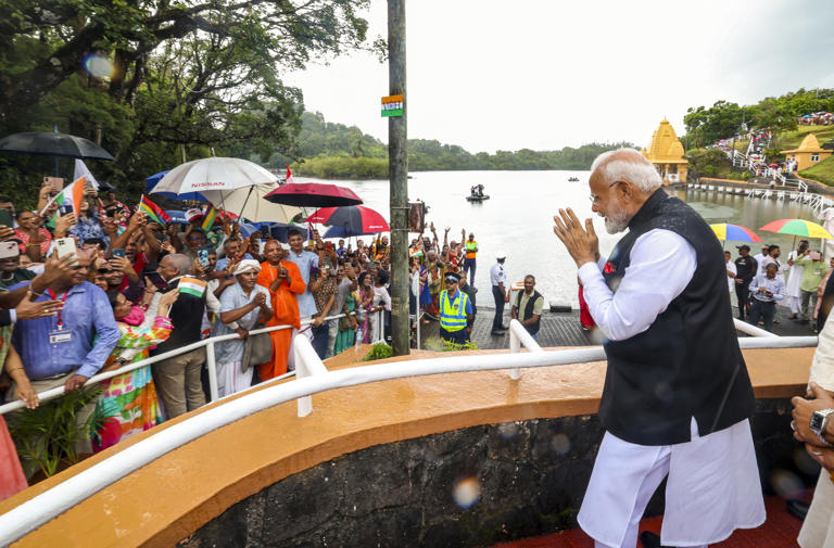 India, Mauritius ink 8 pacts; Modi unveils 'MAHASAGAR' vision
