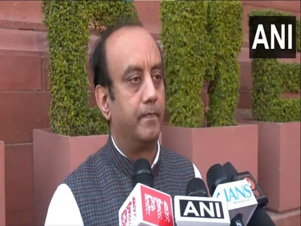 World sees India as 'Vishwa mitr': Sudhanshu Trivedi on PM Modi ...