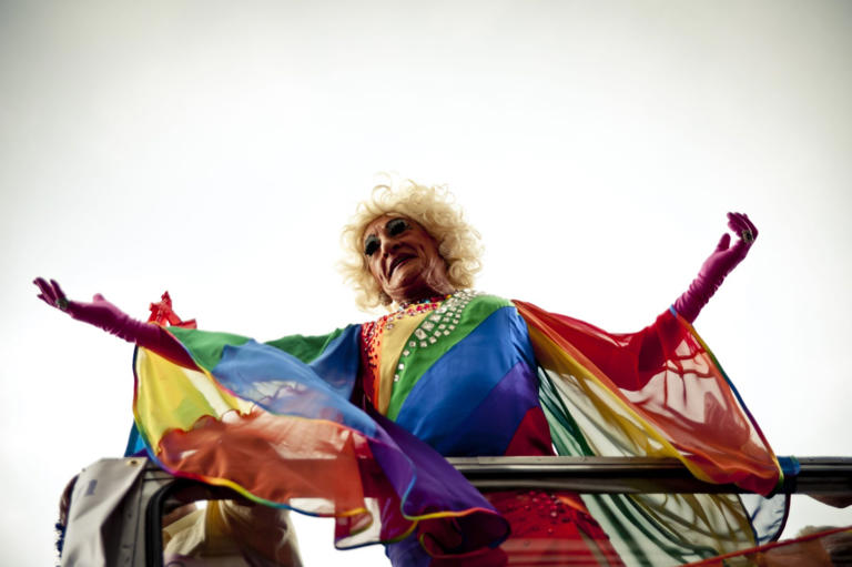 UK's oldest drag queen who was 'trailblazer' for LGBTQ+ community dies ...