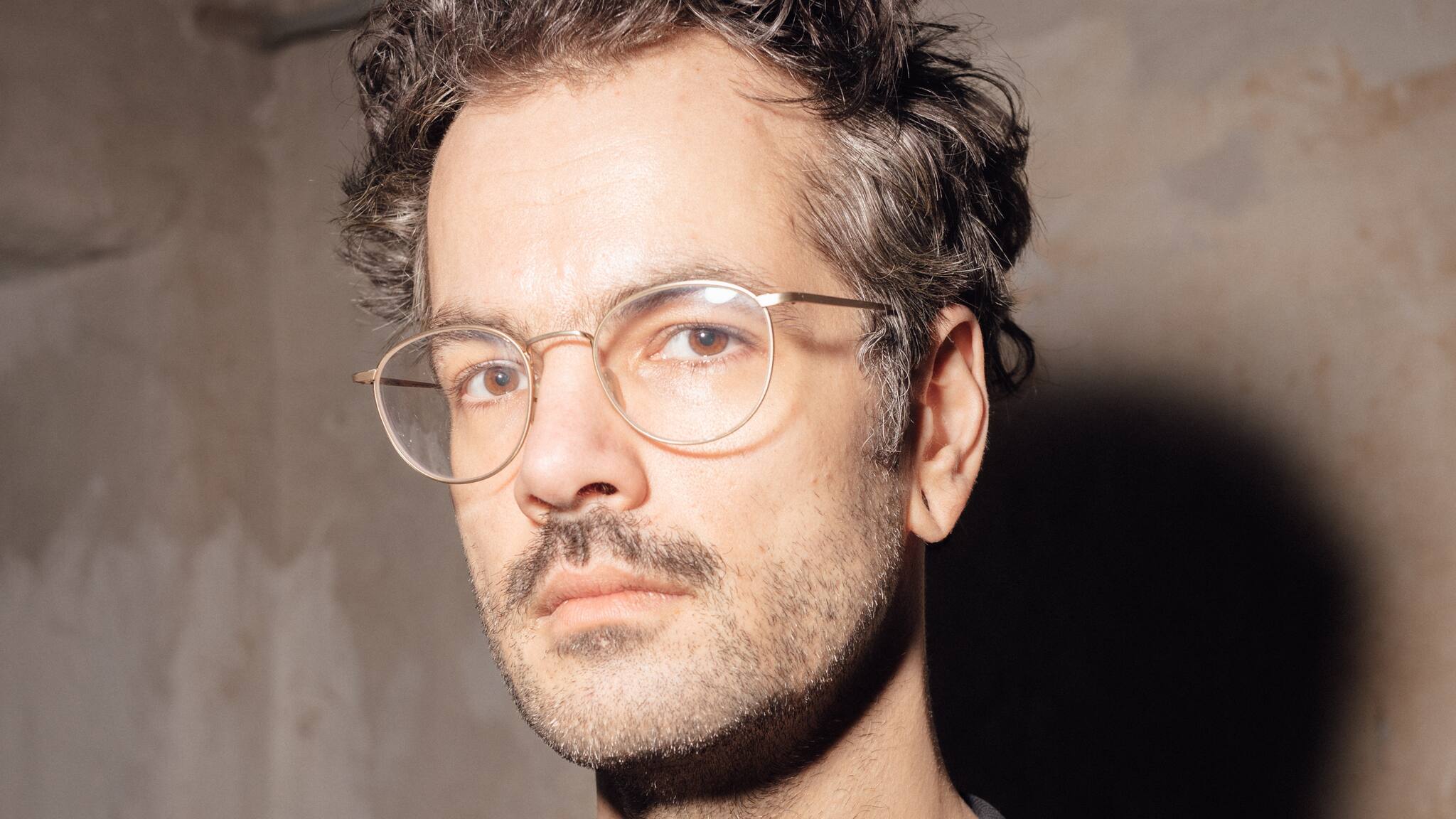 Pirna: Lars Werner liest beim „Roten Baum“ aus „Zwischen den Dörfern auf Hundert“