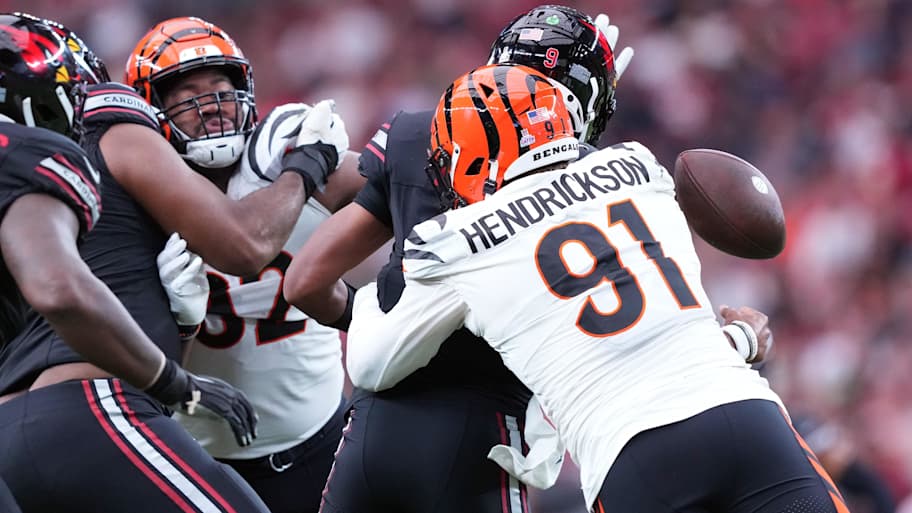 One Stud Pass Rusher Remains for Packers: Trey Hendrickson