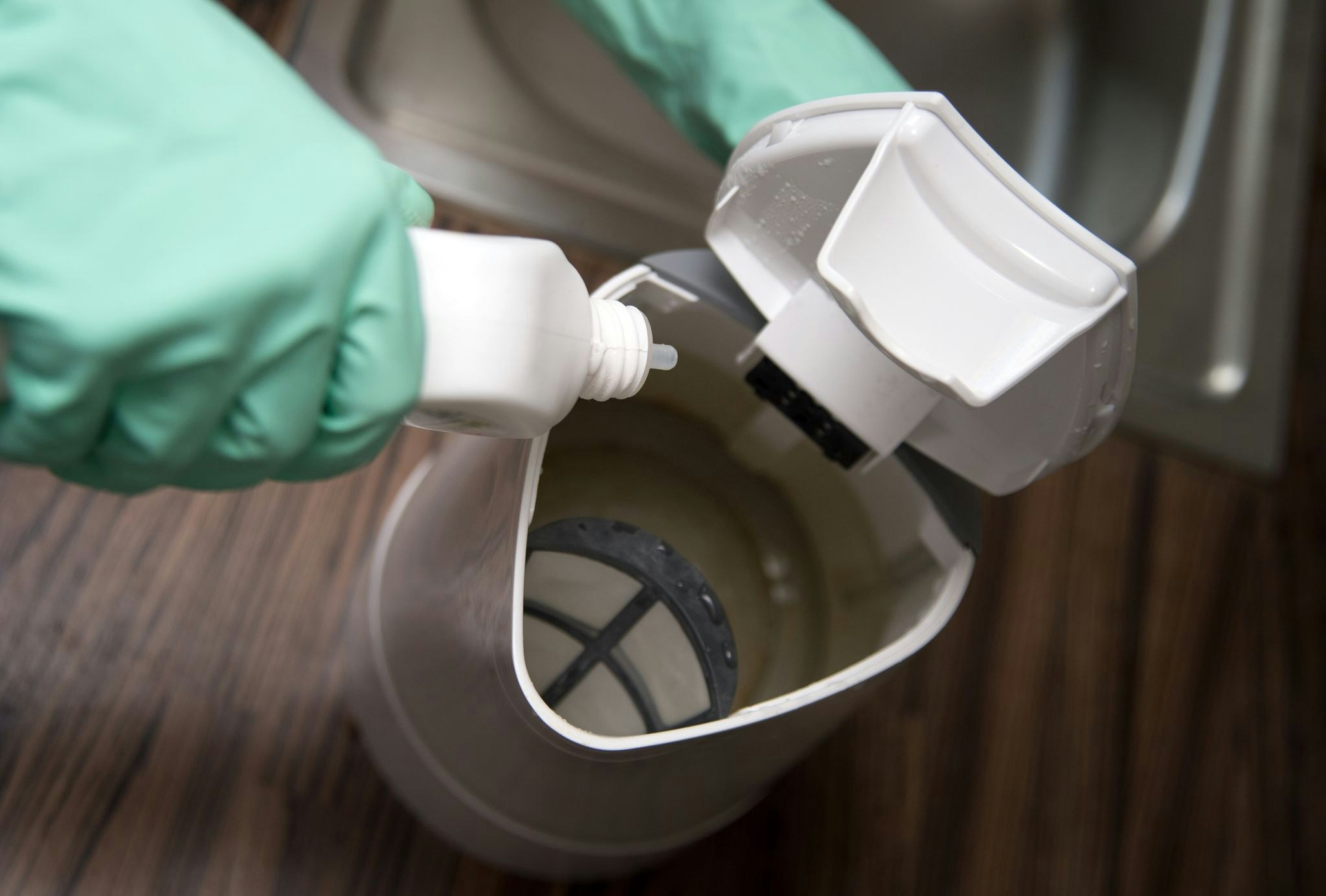 Umweltfreundliche Entkalker?: So entfernen Sie Kalk ohne Chemie