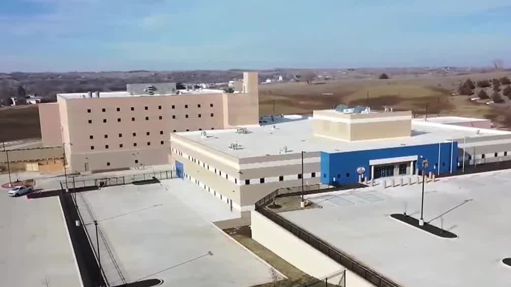 Correctional officer at Iowa jail accused of assaulting inmate