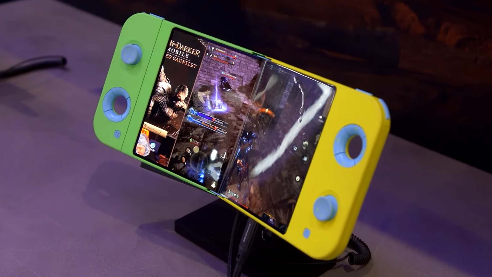 Samsung's handheld prototype delivers folding phone screens to Switch ...