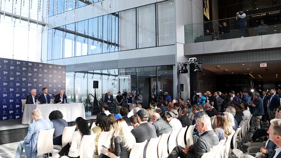 What are Dallas Cowboys 'Dallas Day' visits before NFL Draft?