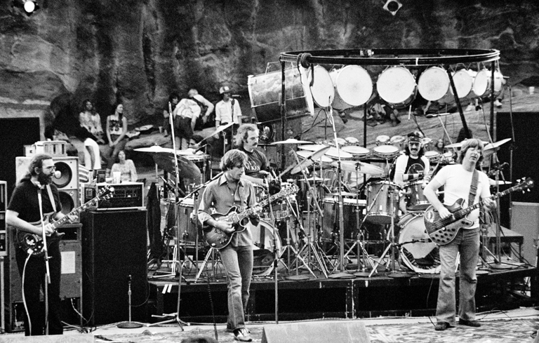 How Do You Celebrate the Grateful Dead's 60th Anniversary? With 60 Discs, Of Course
