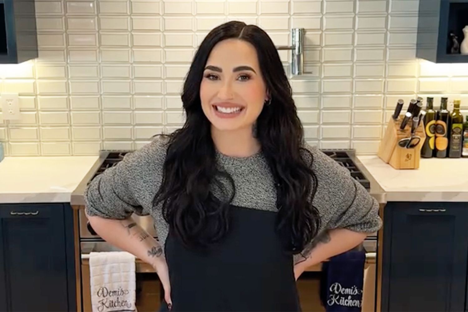 Demi Lovato Promises Fans She’s 'Okay' After They Notice Her 'Shaking ...