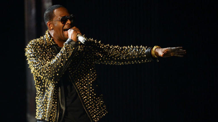 R. Kelly Joins The ‘Residuals' Challenge, Sparking Mixed Reactions