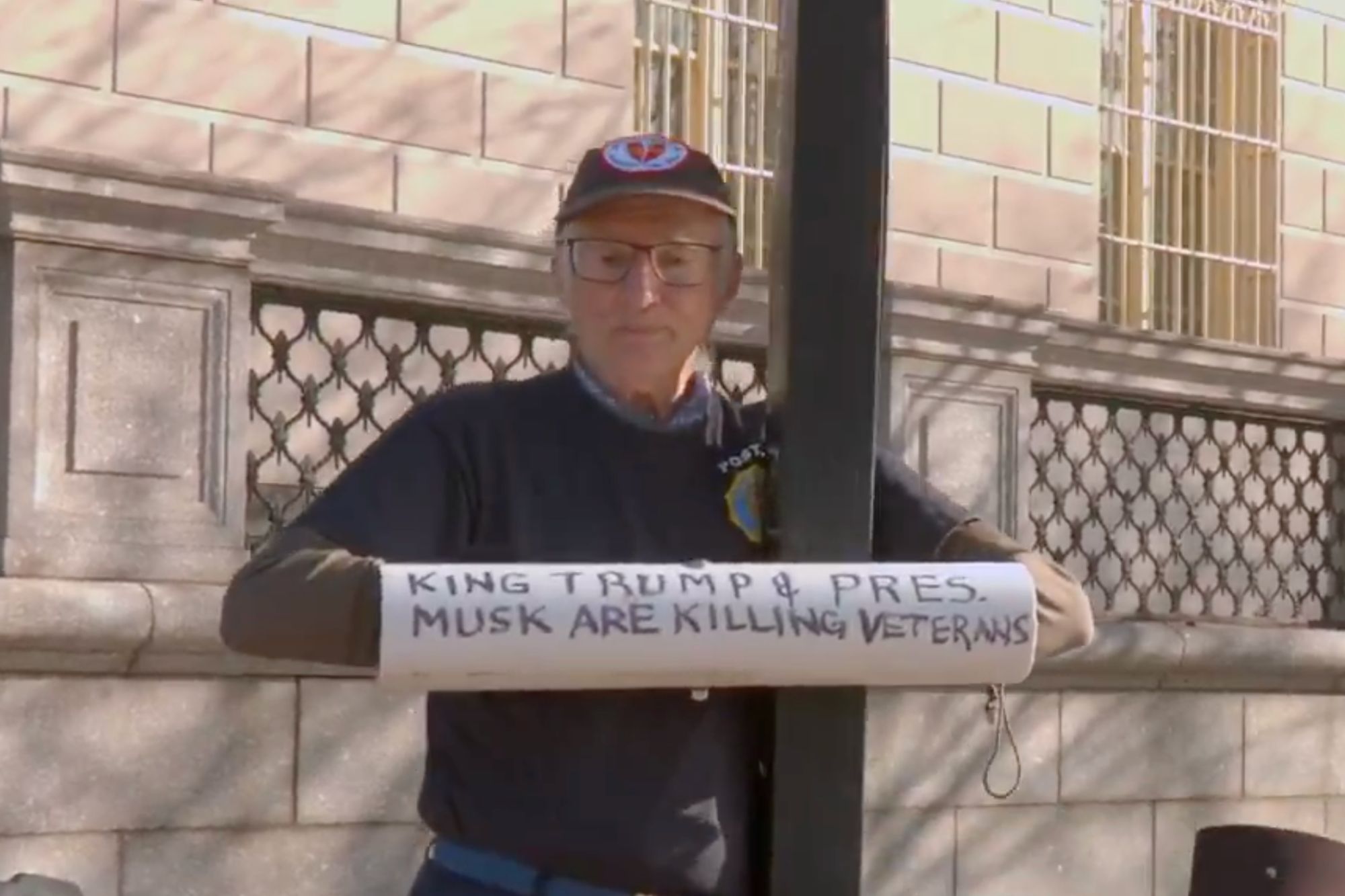 WATCH: Elderly Veteran Chains Himself to a Post Outside White House to ...