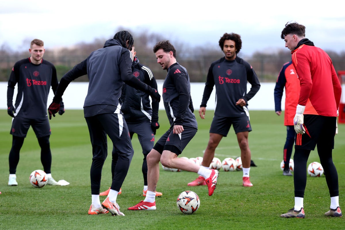 ‘Overpaid’ and ‘underperforming’ Manchester United left with only one ...