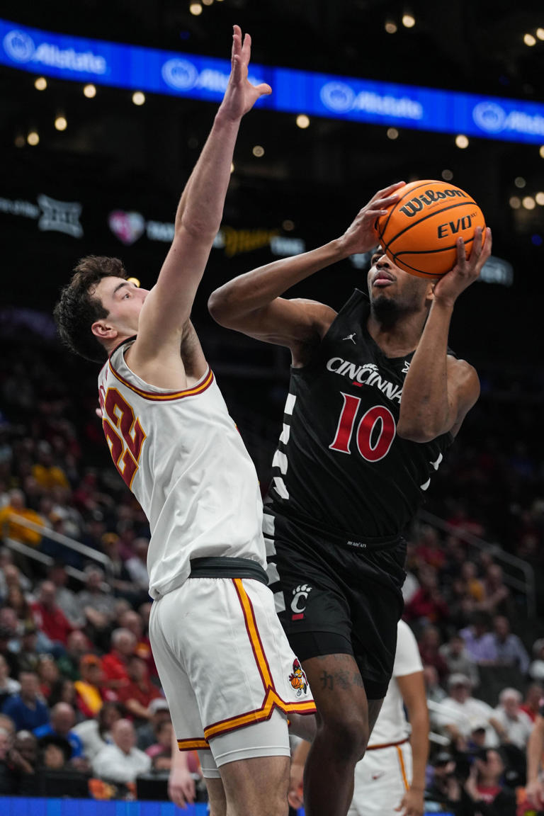 In mild surprise, Josh Reed leaves Cincinnati Bearcats basketball in ...