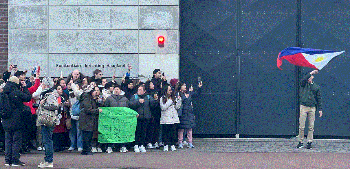 Pinoys show support for Duterte outside The Hague prison