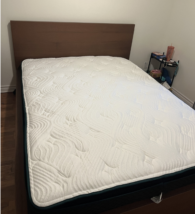 Logan and Cove Pinnacle Hybrid Mattress review: Soft, supportive and ...