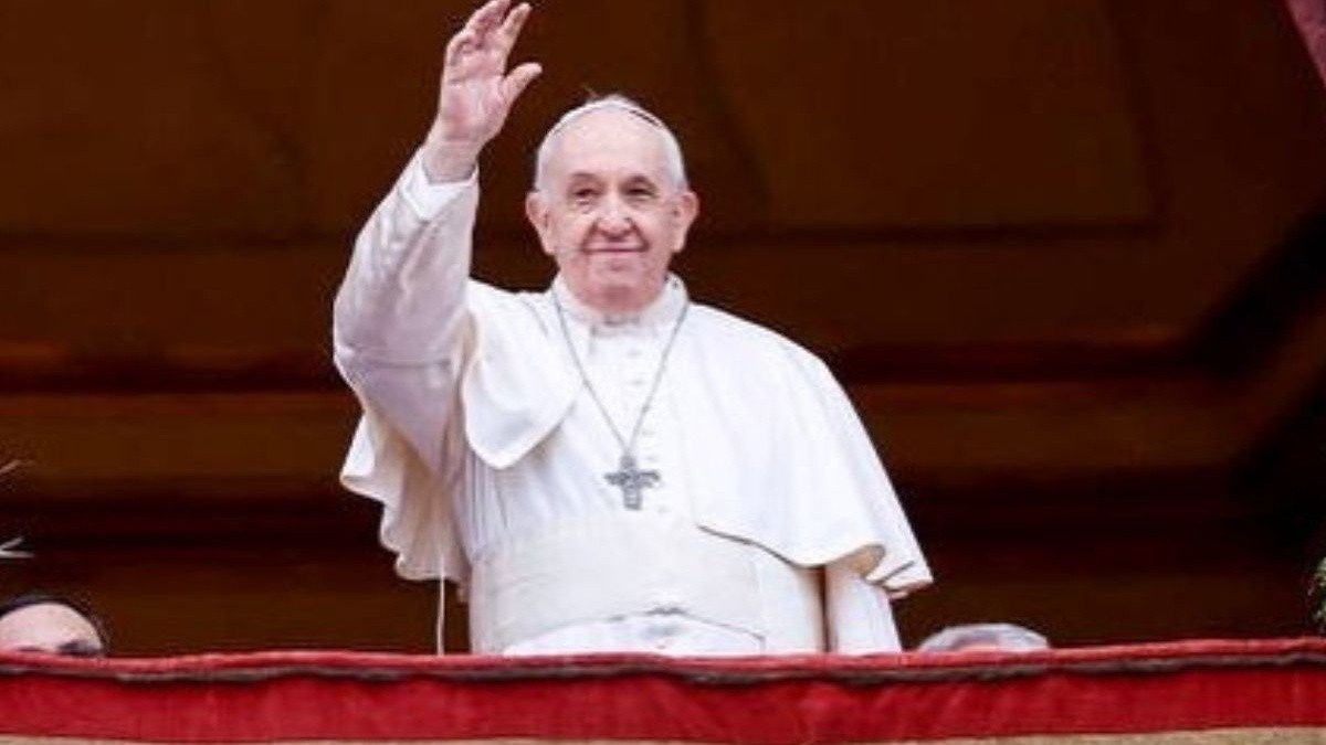 Pope Francis Shows Slight Improvement After 27 Days in Hospital