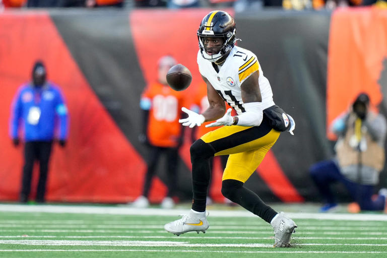 Titans to sign WR Van Jefferson