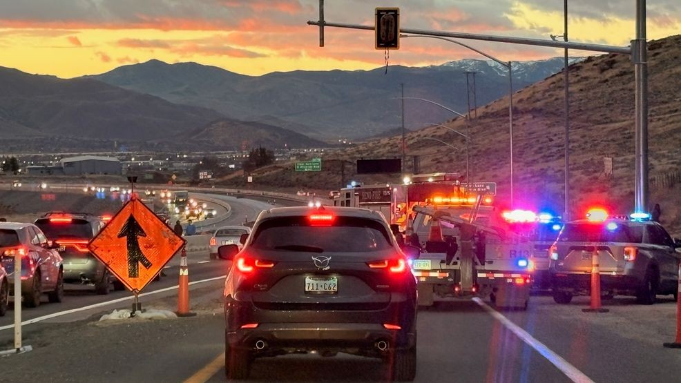 5-car crash impacts traffic on southbound 395 near Parr Blvd. in Reno