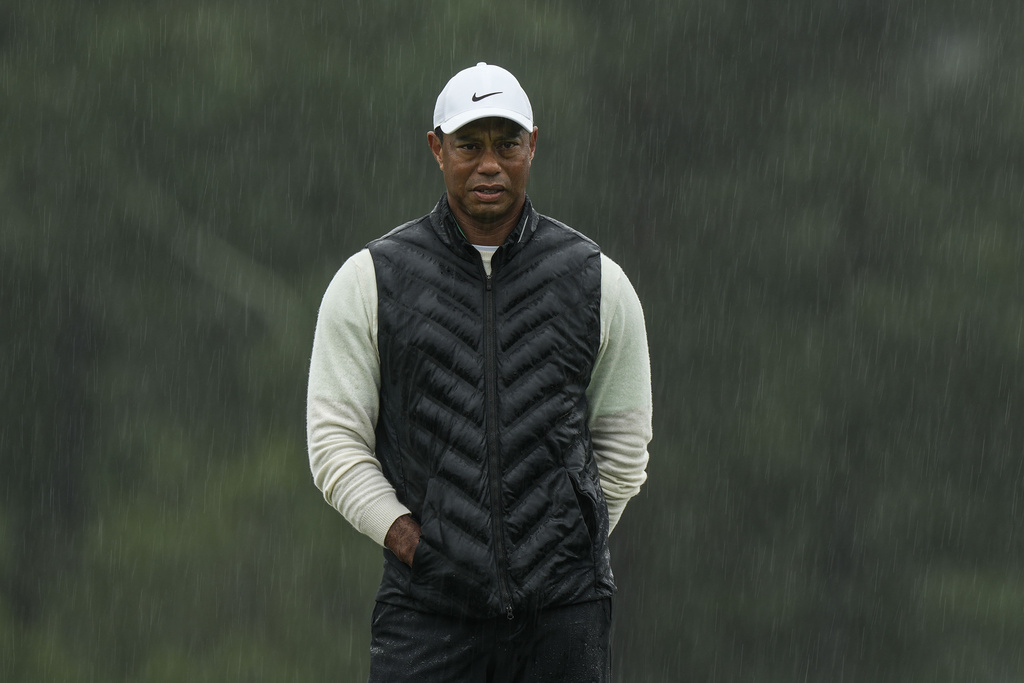 A list of all of Tiger Woods' injuries and surgeries