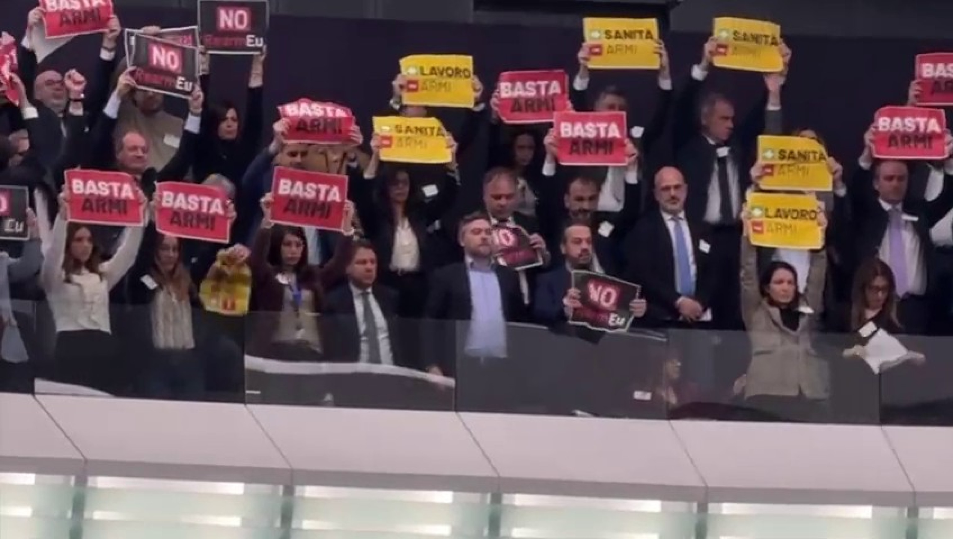 On ReArm from M5S 'coherent, granite-like, compact No'