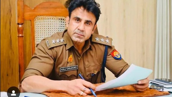 A ‘pehelwan’-turned-police officer who beats politicians in comments game