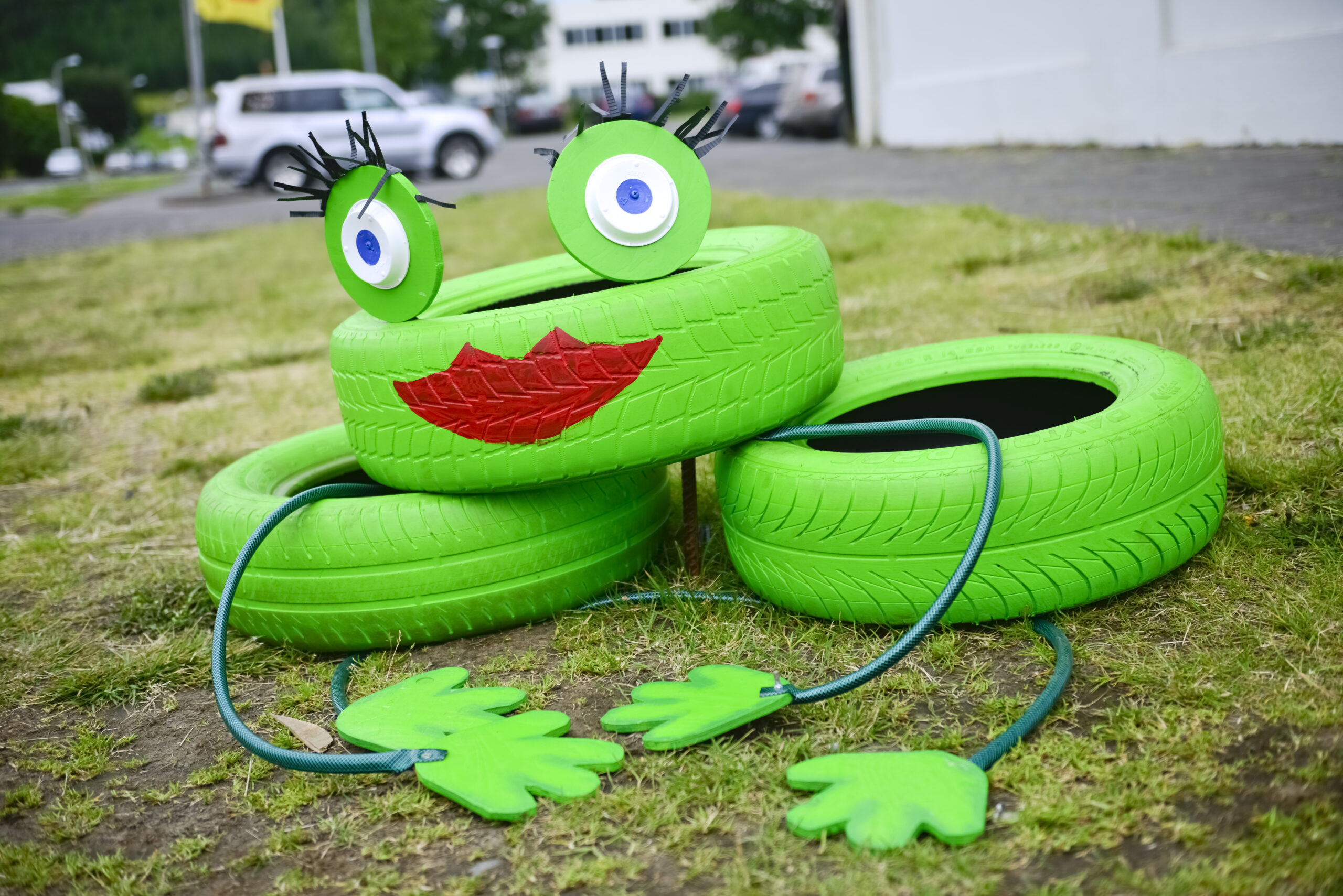 13 Creations Made Entirely from Trash That Deserve a Nobel Prize for ...