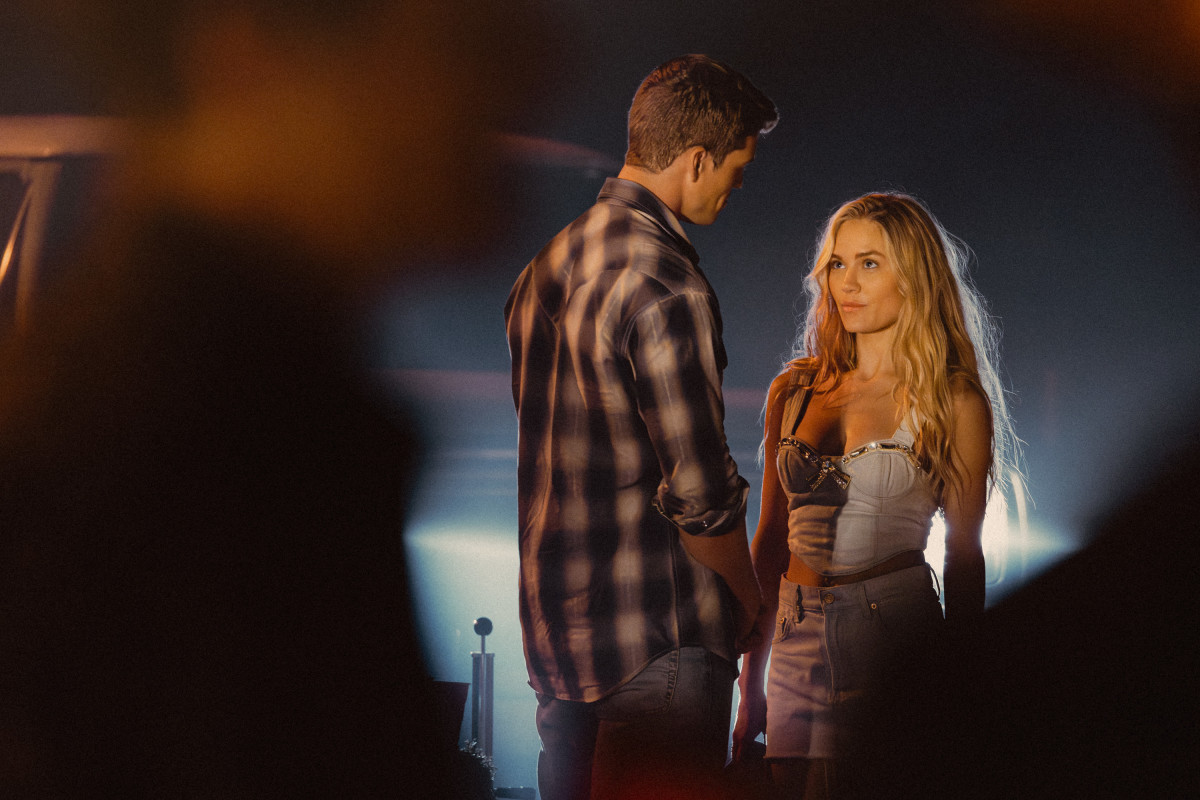 Billy Bob Thornton and Demi Moore Return for Season 2 of Taylor ...