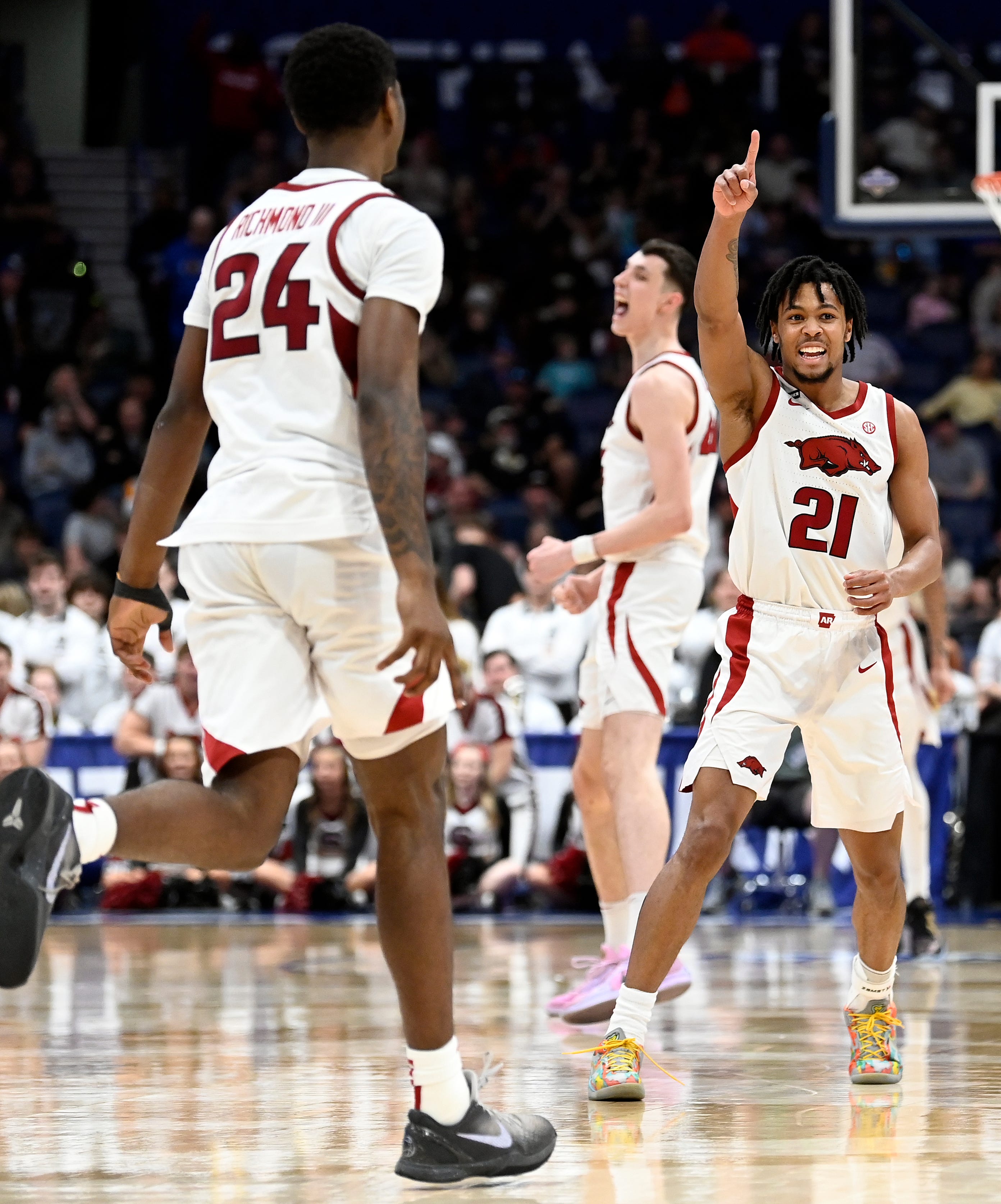 Arkansas basketball vs South Carolina live score: Hogs hold off ...