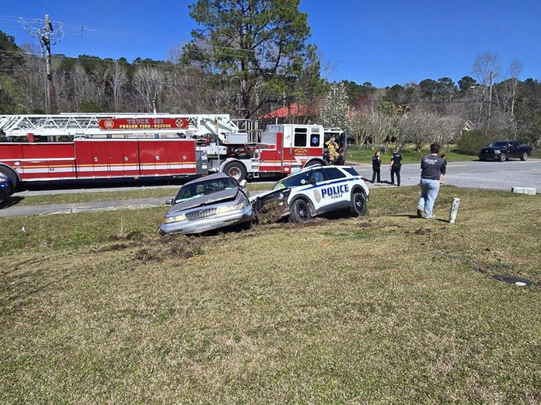 Pooler Police Officer involved in crash near Pine Barren Road