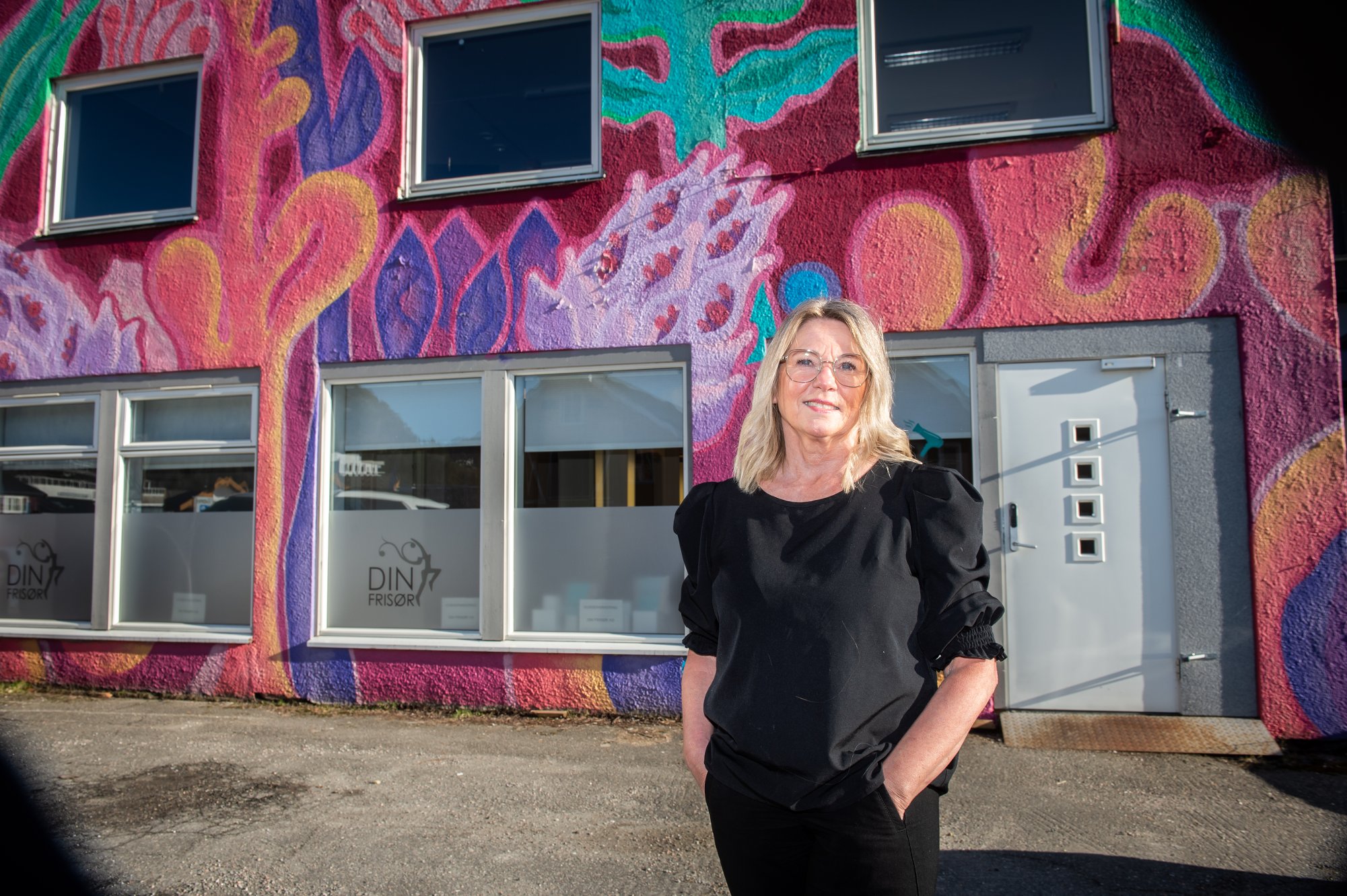 Frisørnestor Kristin merker fortsatt ettervirkningene av pandemien ...