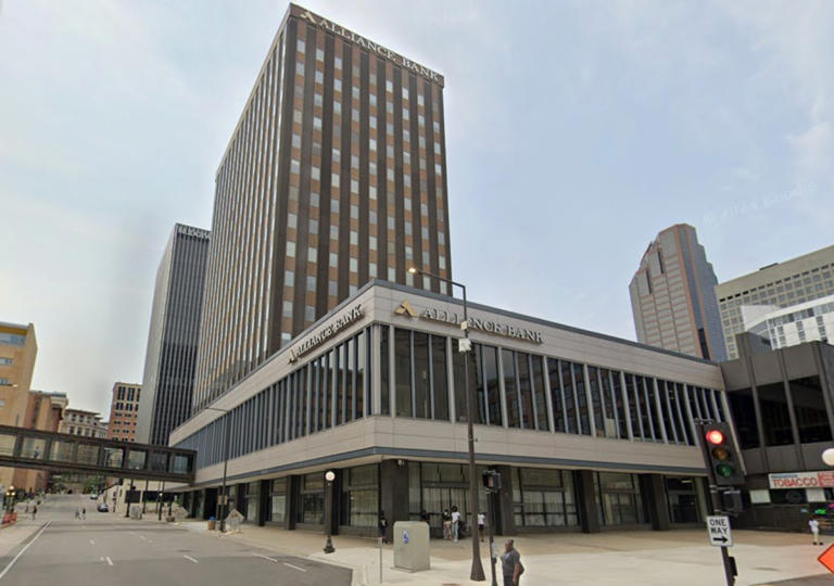 St. Paul reacting after Alliance Bank Center tenants given 48 hours to ...
