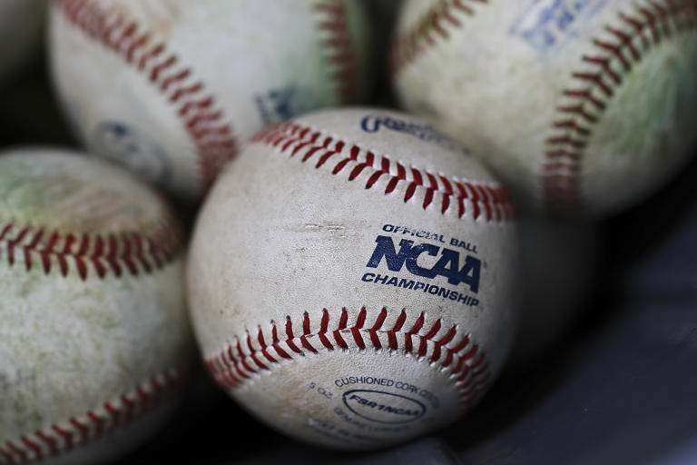 Kansas baseball destroys Minnesota 29-1, tying NCAA record with five ...